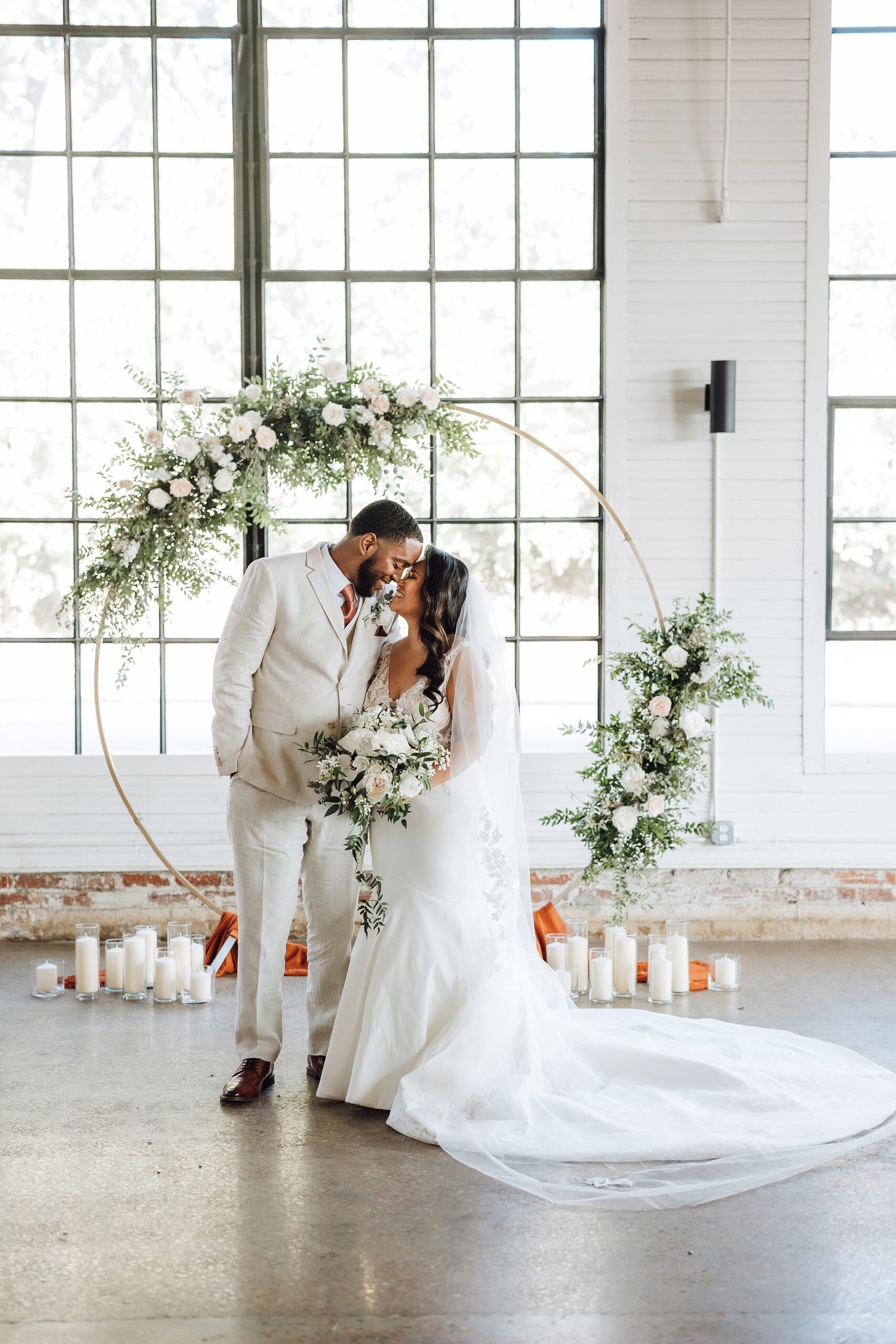 A Sophisticated Modern Warehouse Wedding at Ozari Nashville